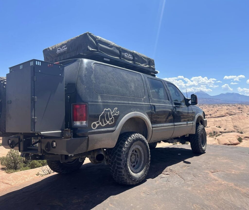 7.3 EXCURSION OVERLAND BUILD vs HELLS GATE - Busted Knuckle Films